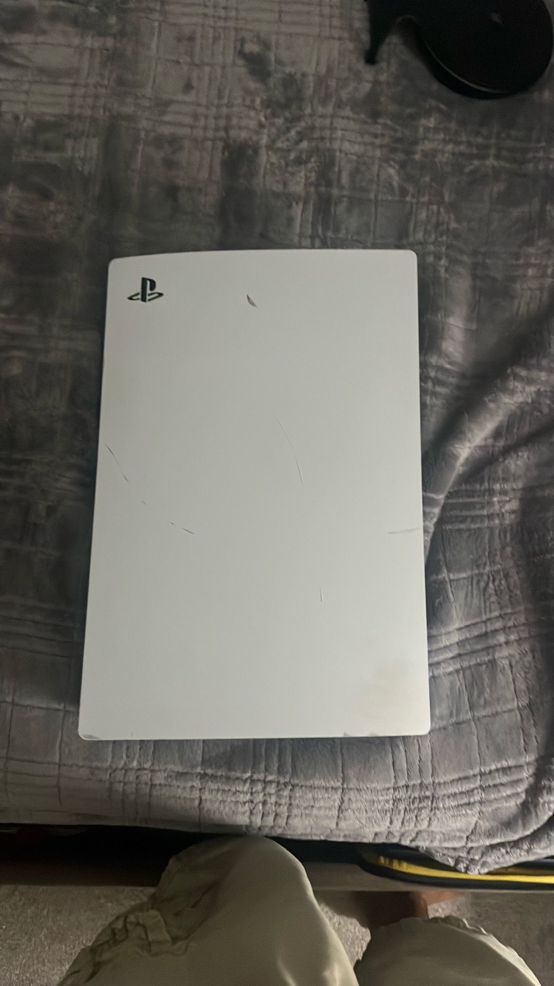 PS5 with damaged plate and controller without rubber for Sale in San ...