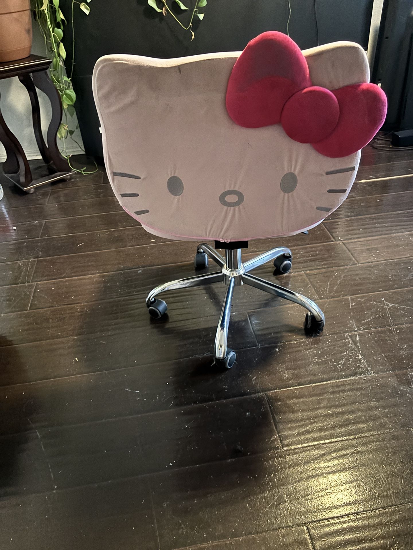 Hello Kitty Chair for Sale in Arlington, TX - OfferUp