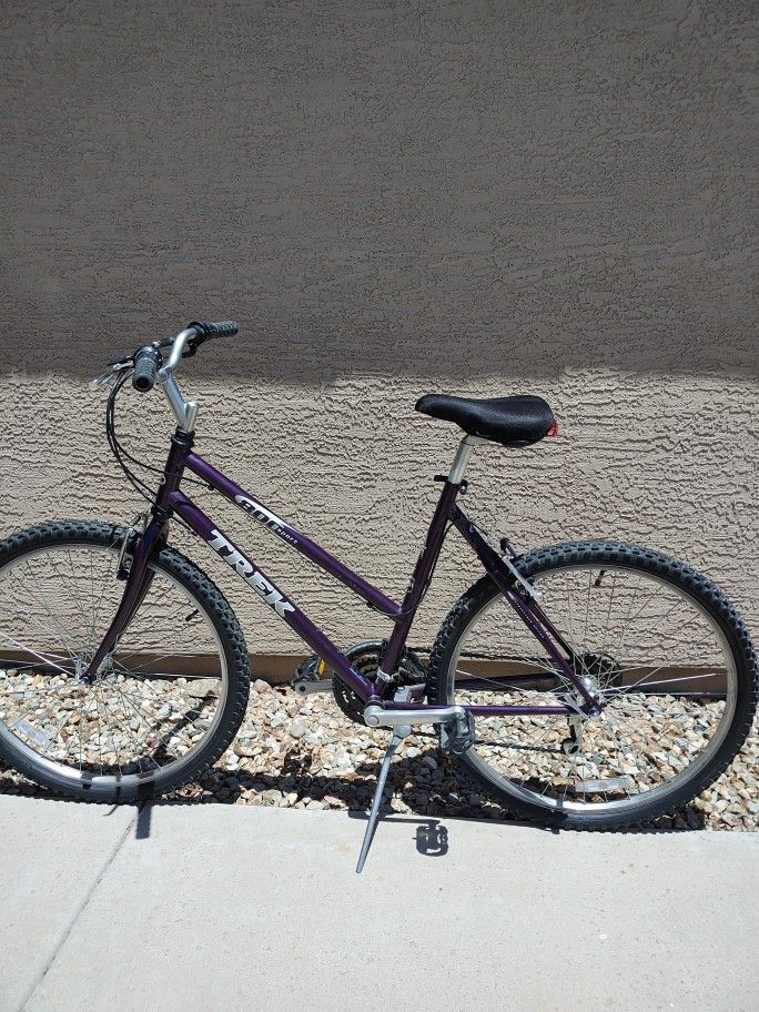 Girls Trek 20" Mountain Bike for Sale in Glendale, AZ - OfferUp