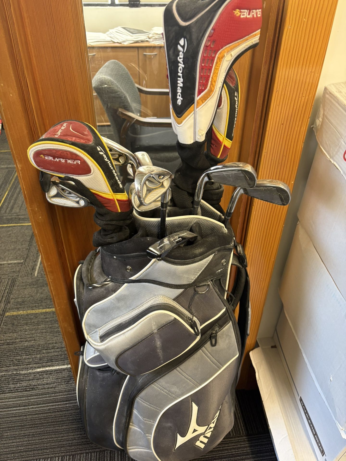 Gold clubs and Bag for Sale in Los Angeles, CA - OfferUp