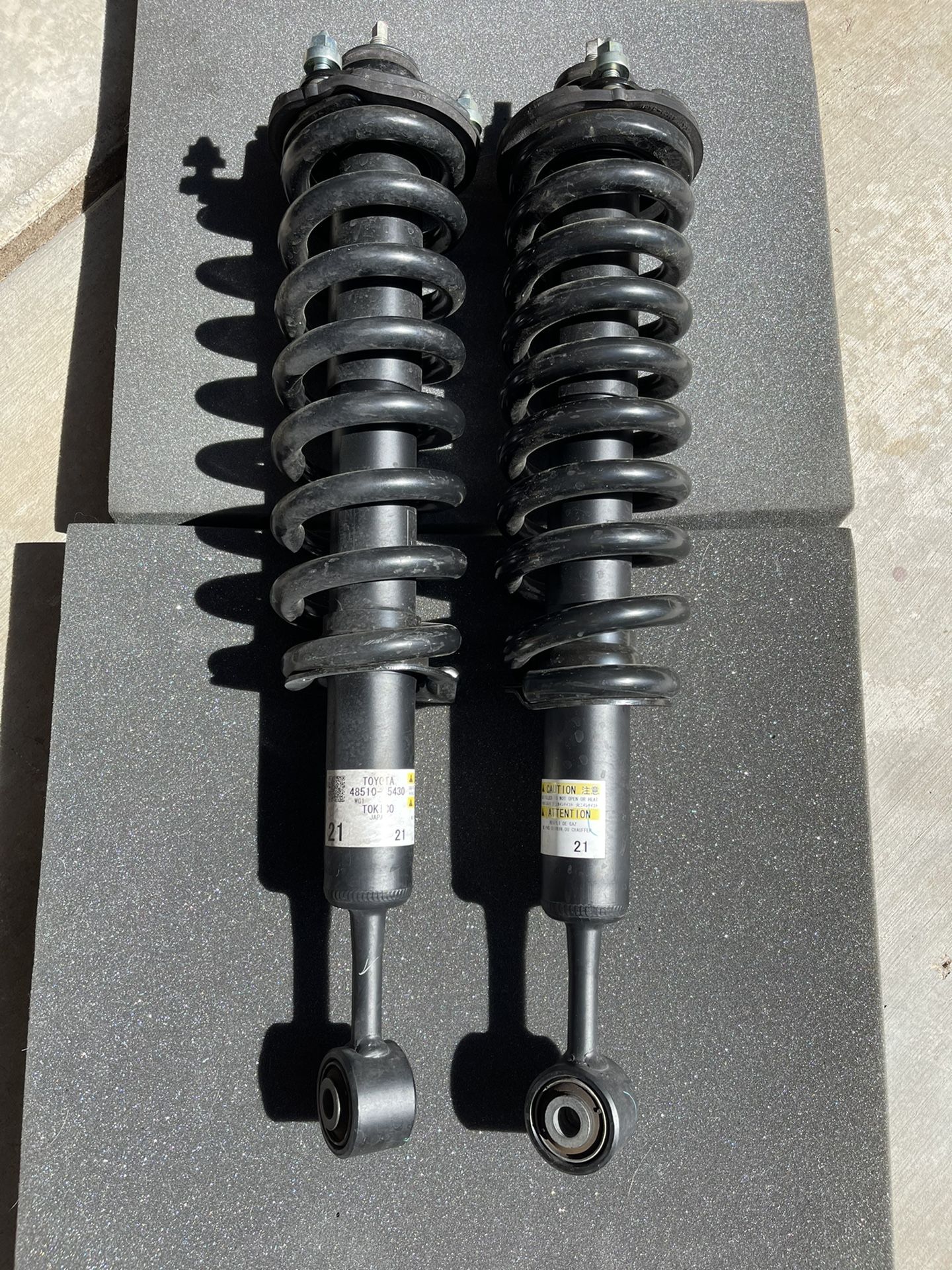 2022 OEM Toyota 4Runner Strut Assembly for Sale in Enterprise, NV - OfferUp