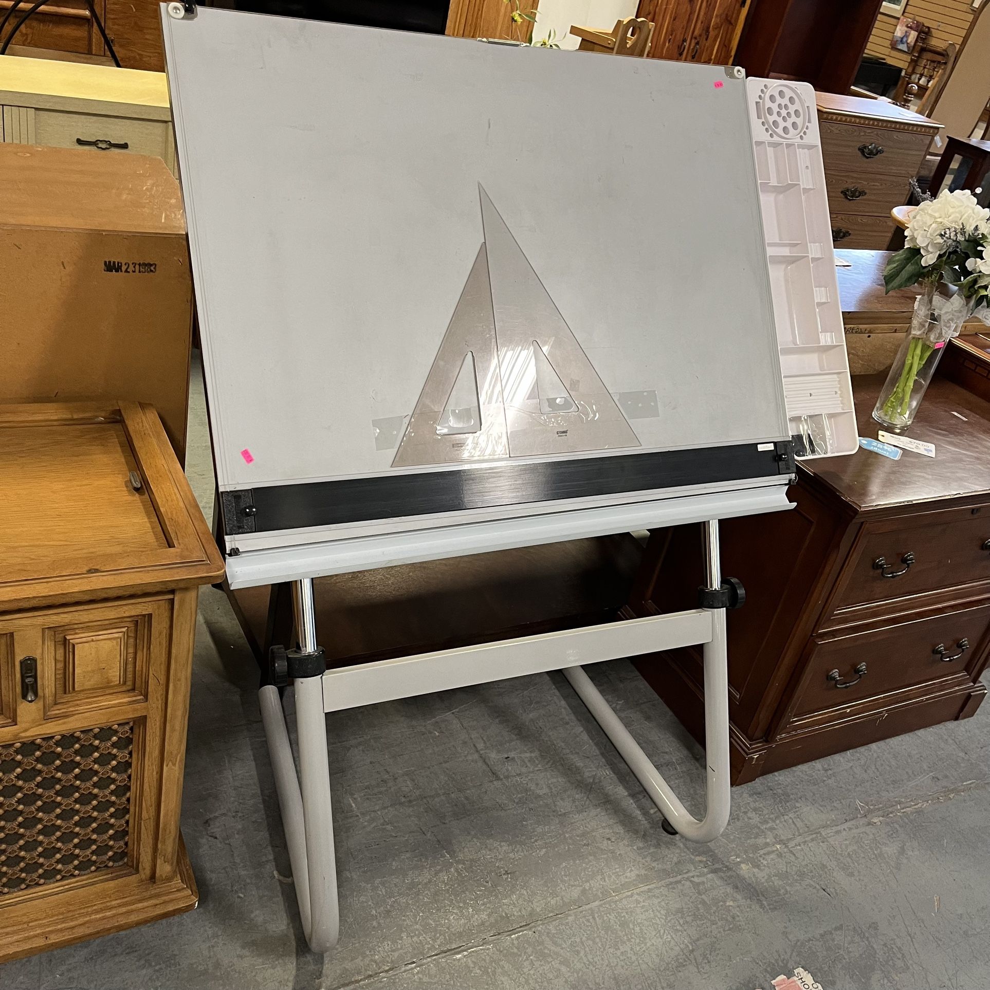 Artists Drafting Table (in Store) Mobile-D for Sale in Tacoma, WA - OfferUp