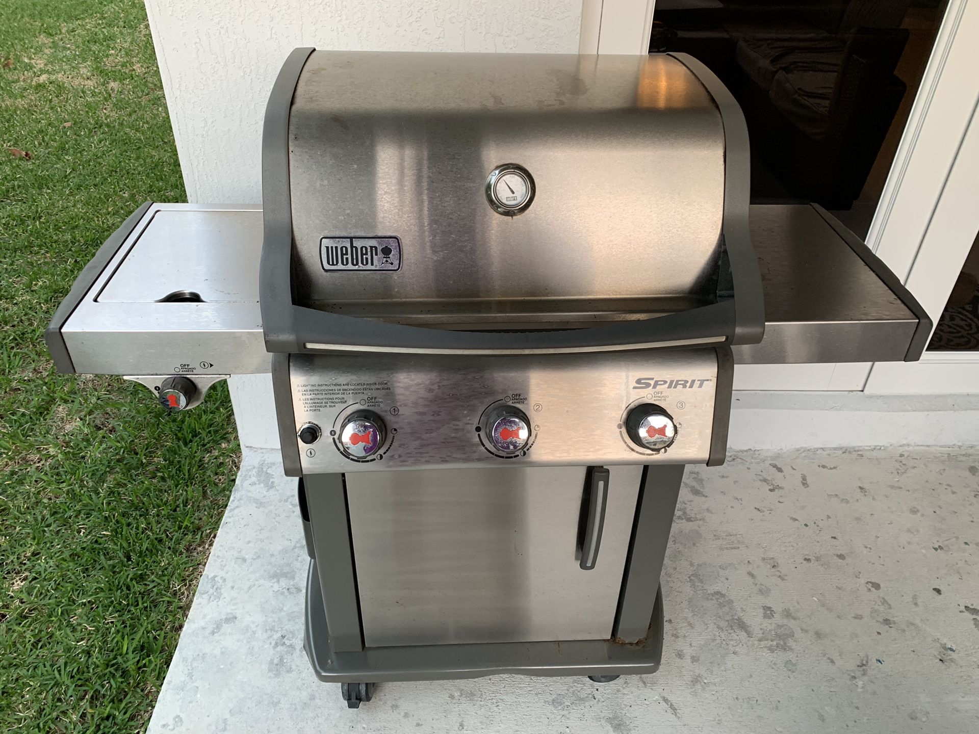 Weber Spirit Grill for Sale in Miami, FL - OfferUp