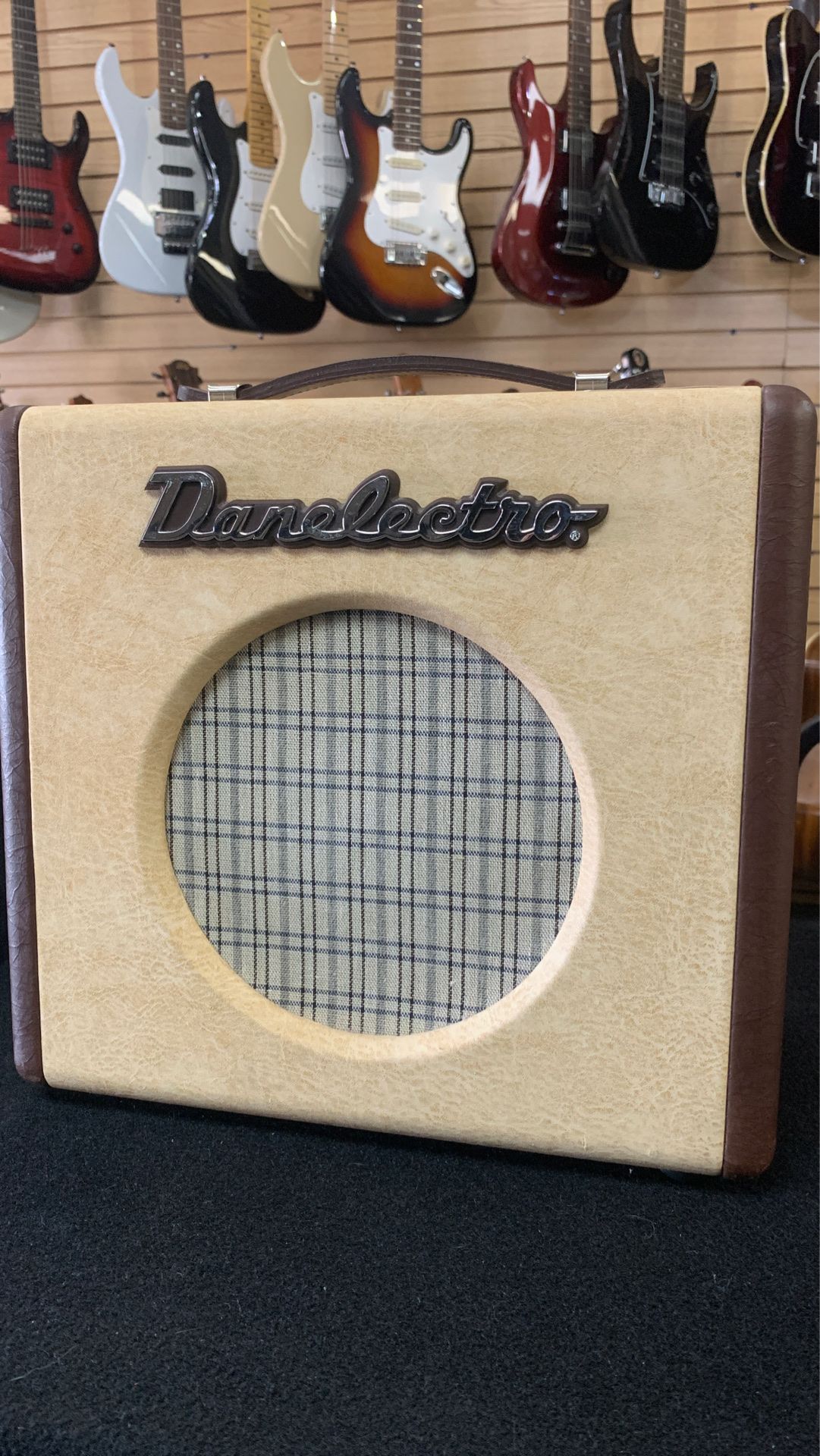 DanElectro Nifty Fifty Guitar Amp for Sale in Daytona Beach, FL - OfferUp