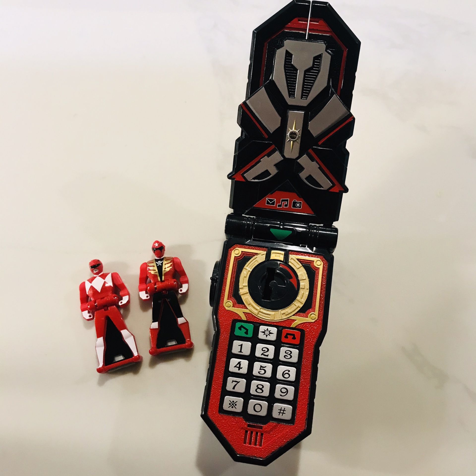 Power Rangers Super Megaforce Deluxe Legendary Morpher Discontinued