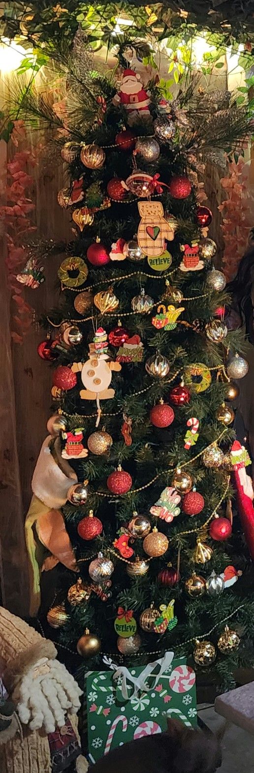 Used Christmas Tree for Sale in Long Beach, CA - OfferUp