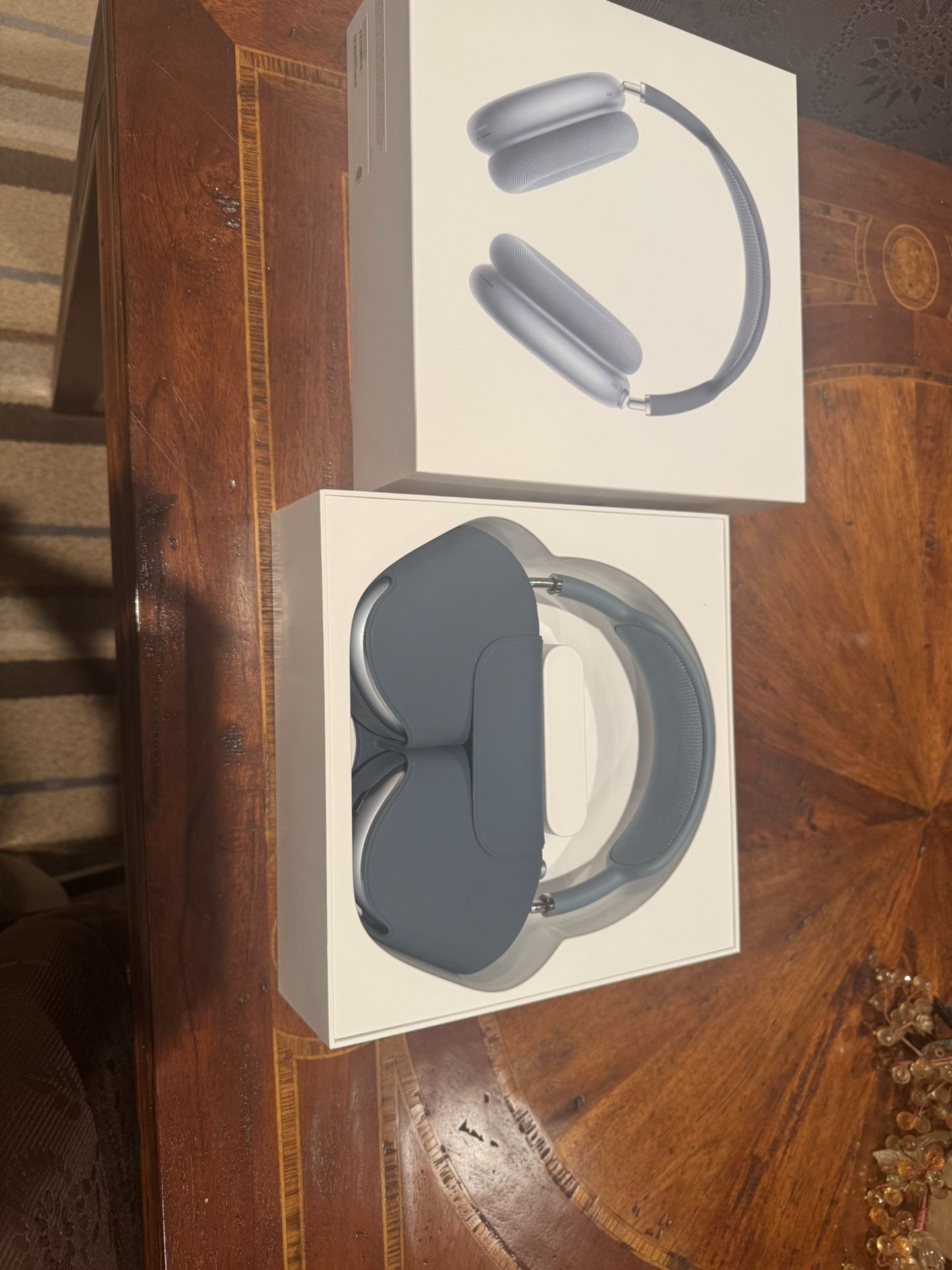 Apple Airpods Max Light Blue for Sale in Scottsdale, AZ - OfferUp