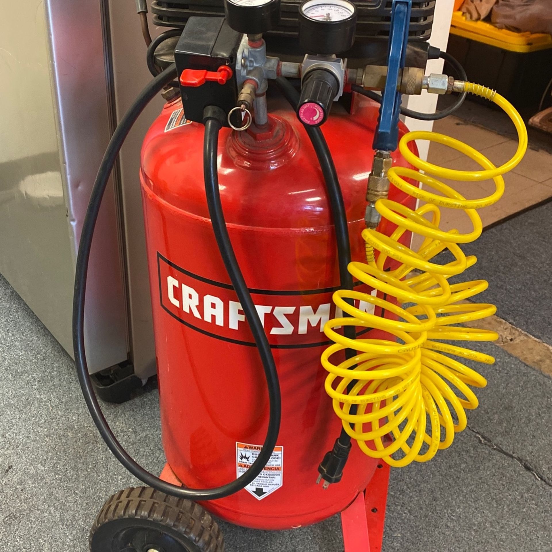 CRAFTSMAN Air Compressor. 15 GAL. 150 PSI 3HP MAX 1.5 HP for Sale in Corona, CA - OfferUp