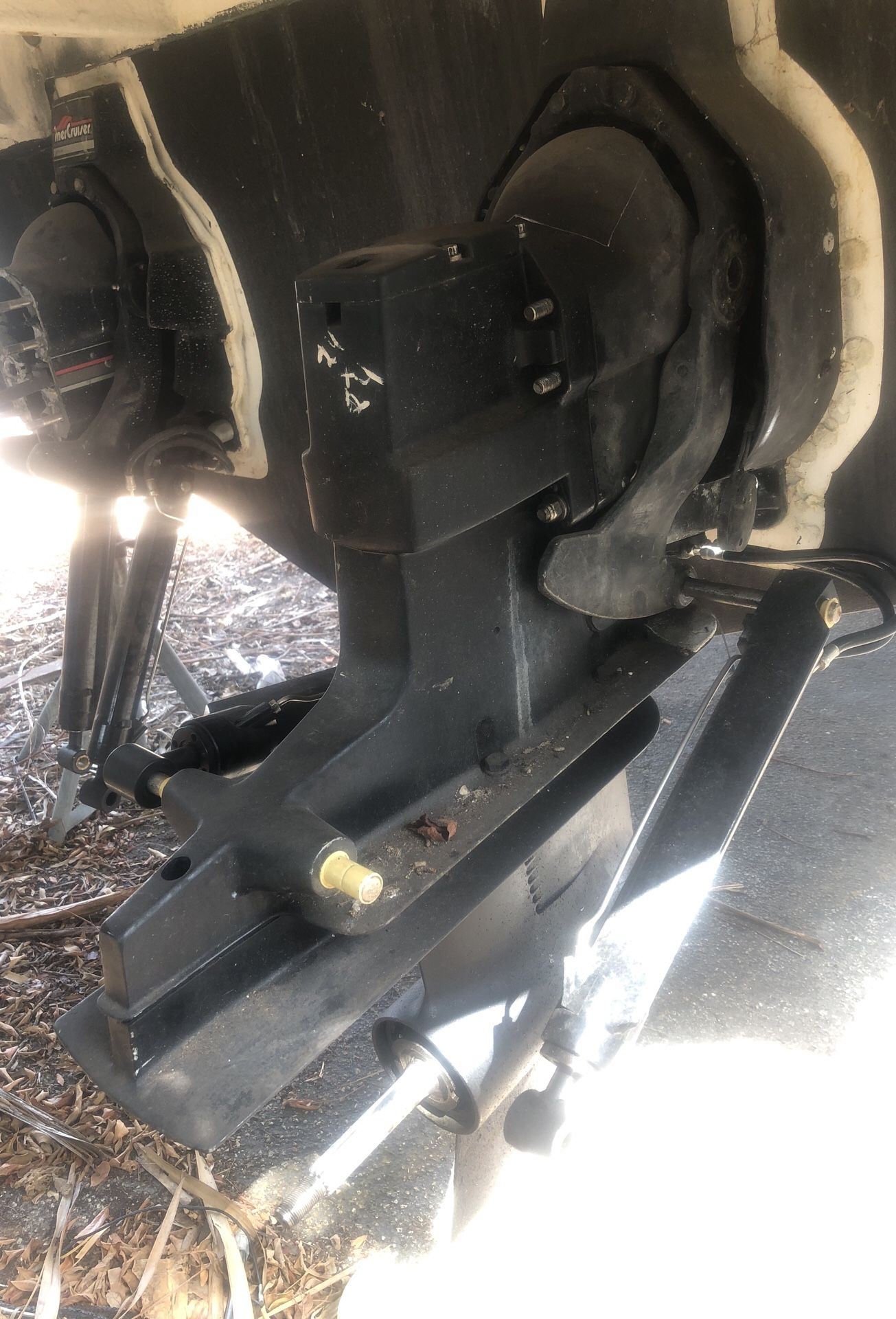 2006 Alpha One Gen 2 Mercruiser outdrive for Sale in Miami, FL - OfferUp