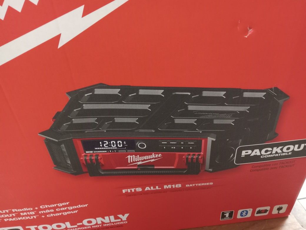 Milwaukee M18 Packout Radio for Sale in Grand Terrace, CA - OfferUp