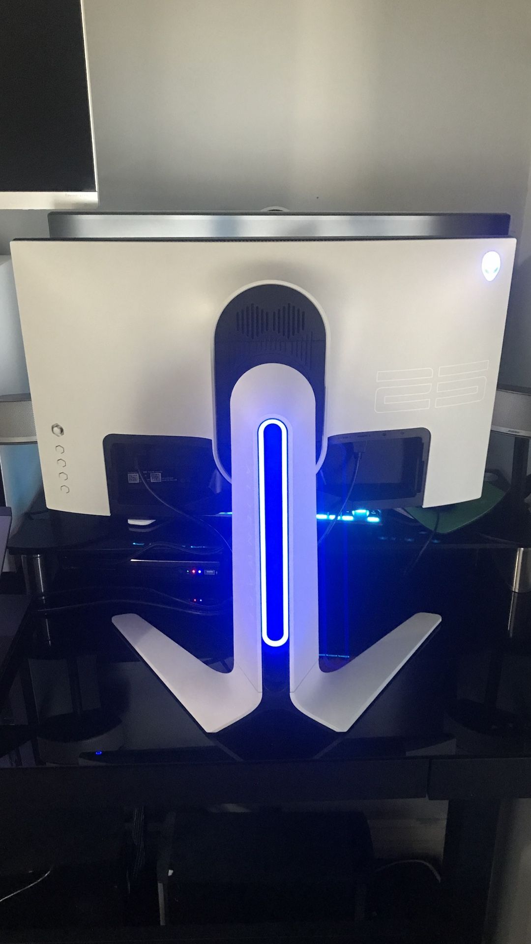 AlienWare 25” Gaming Monitor 240hz FIRM $185 for Sale in Los Angeles ...