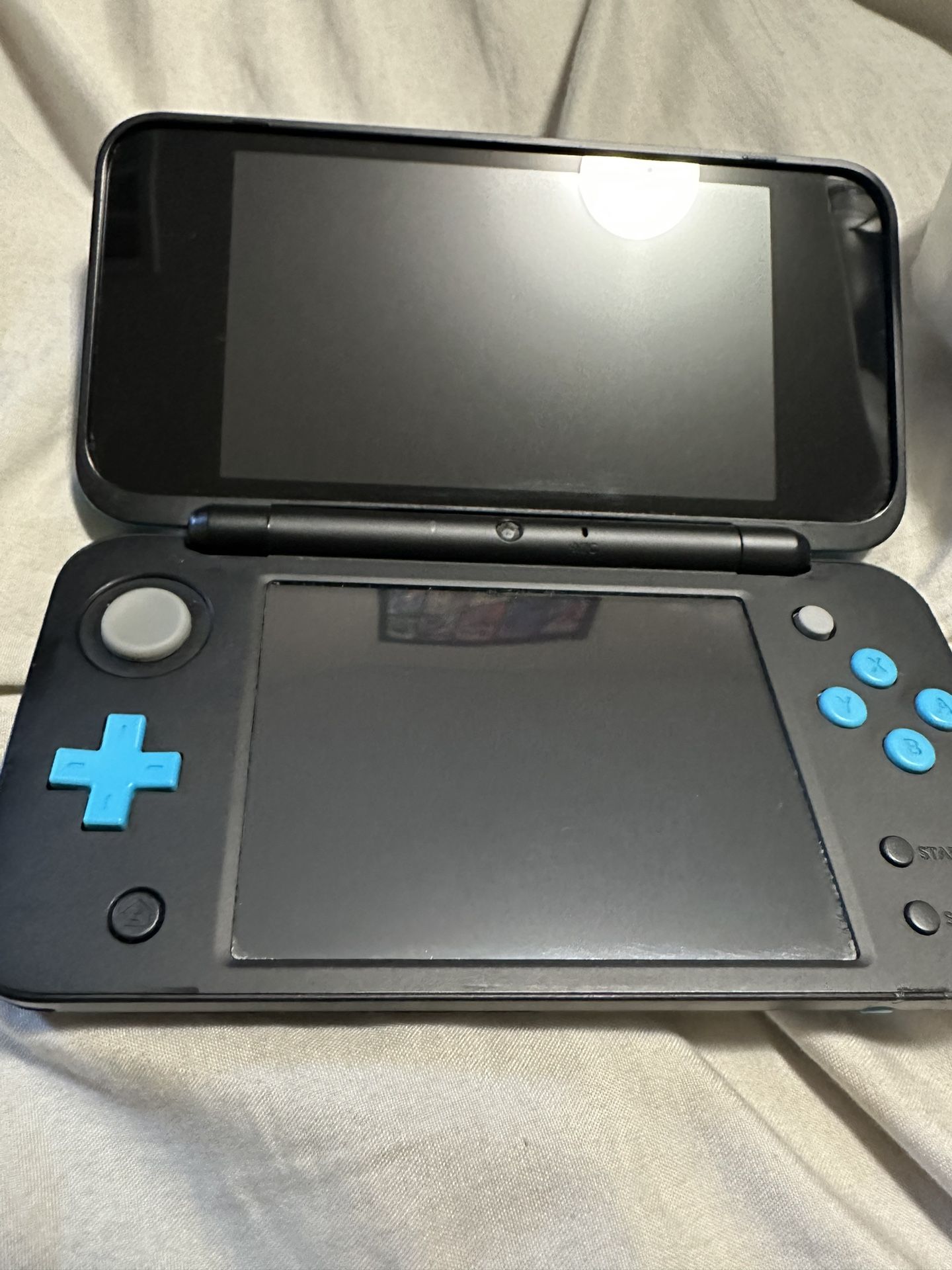 2ds XL Blue/Black for Sale in Las Vegas, NV - OfferUp