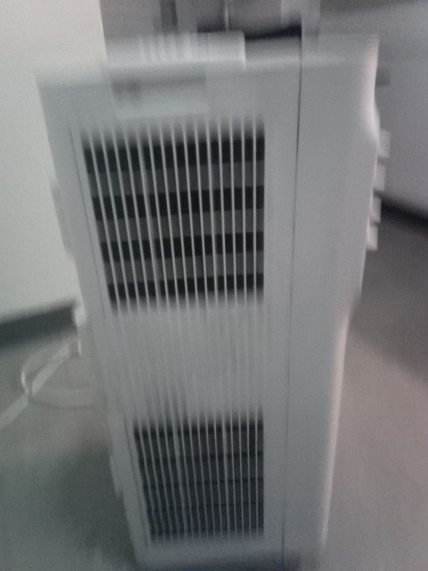 Good Working Ac Unit Cheap And Have All The Attachments