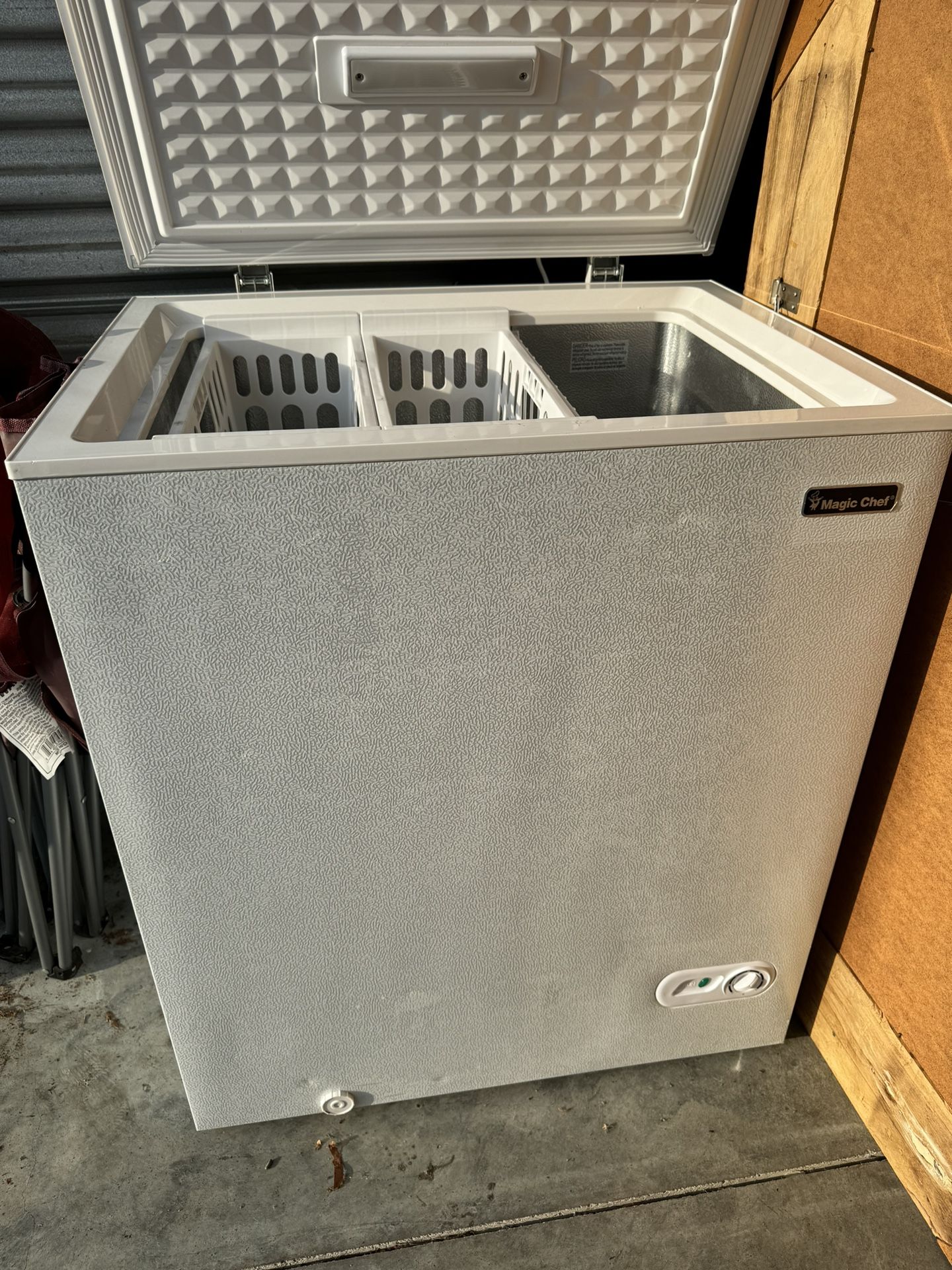 7.0 Cu. Ft. Chest Freezer In White for Sale in Virginia Beach, VA - OfferUp