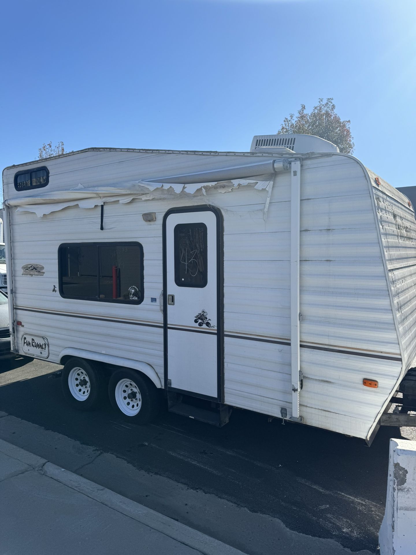 2002 Fun Runner Toy Hauler for Sale in Riverside County, CA - OfferUp