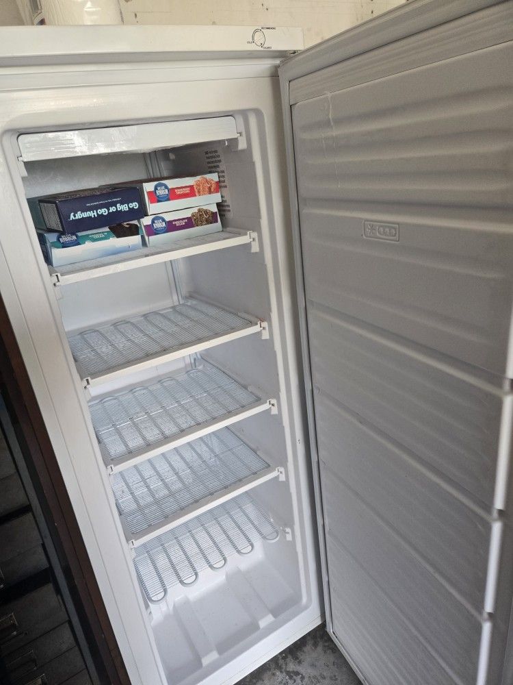 Upright freezer for Sale in Virginia Beach, VA - OfferUp