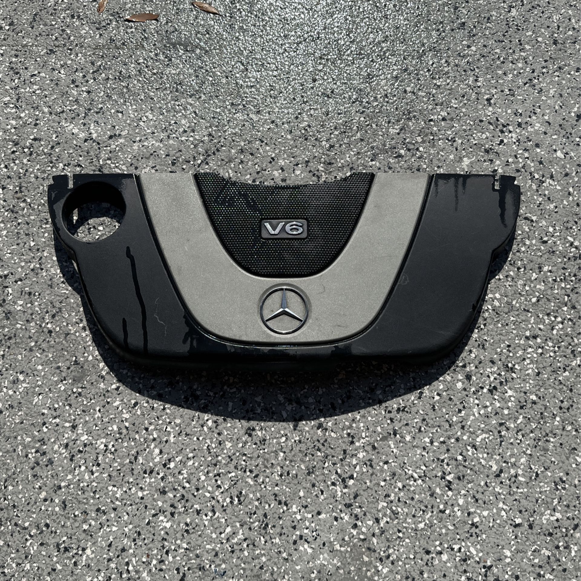 Mercedes C300 C Class Engine Cover OEM for Sale in Glendale, CA - OfferUp