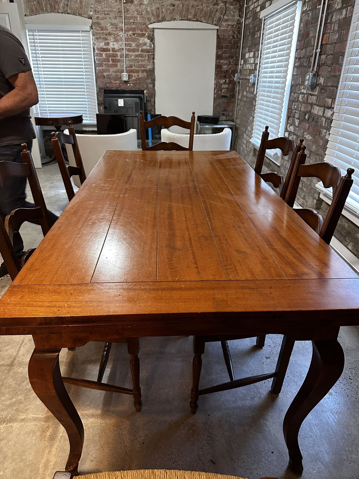 Dining Room Tables With Built In Leaves