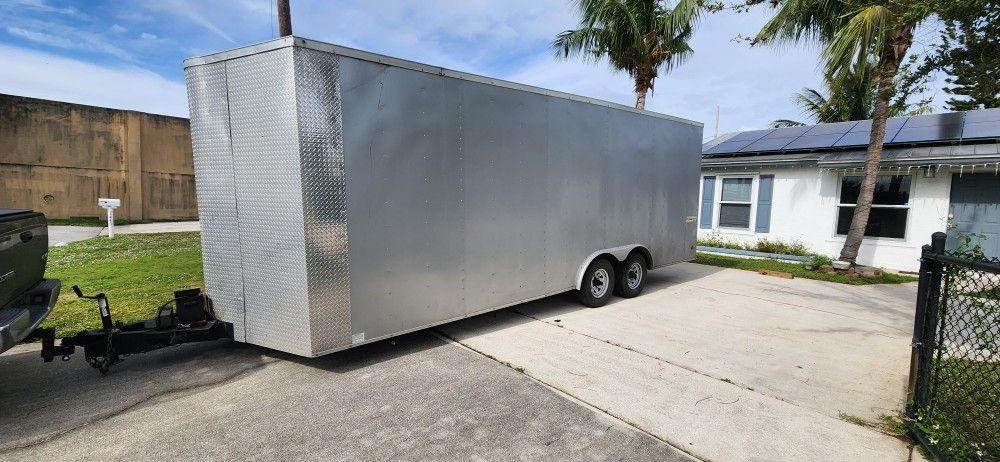 25 Foot Enclosed Trailer for Sale in Lake Worth, FL - OfferUp
