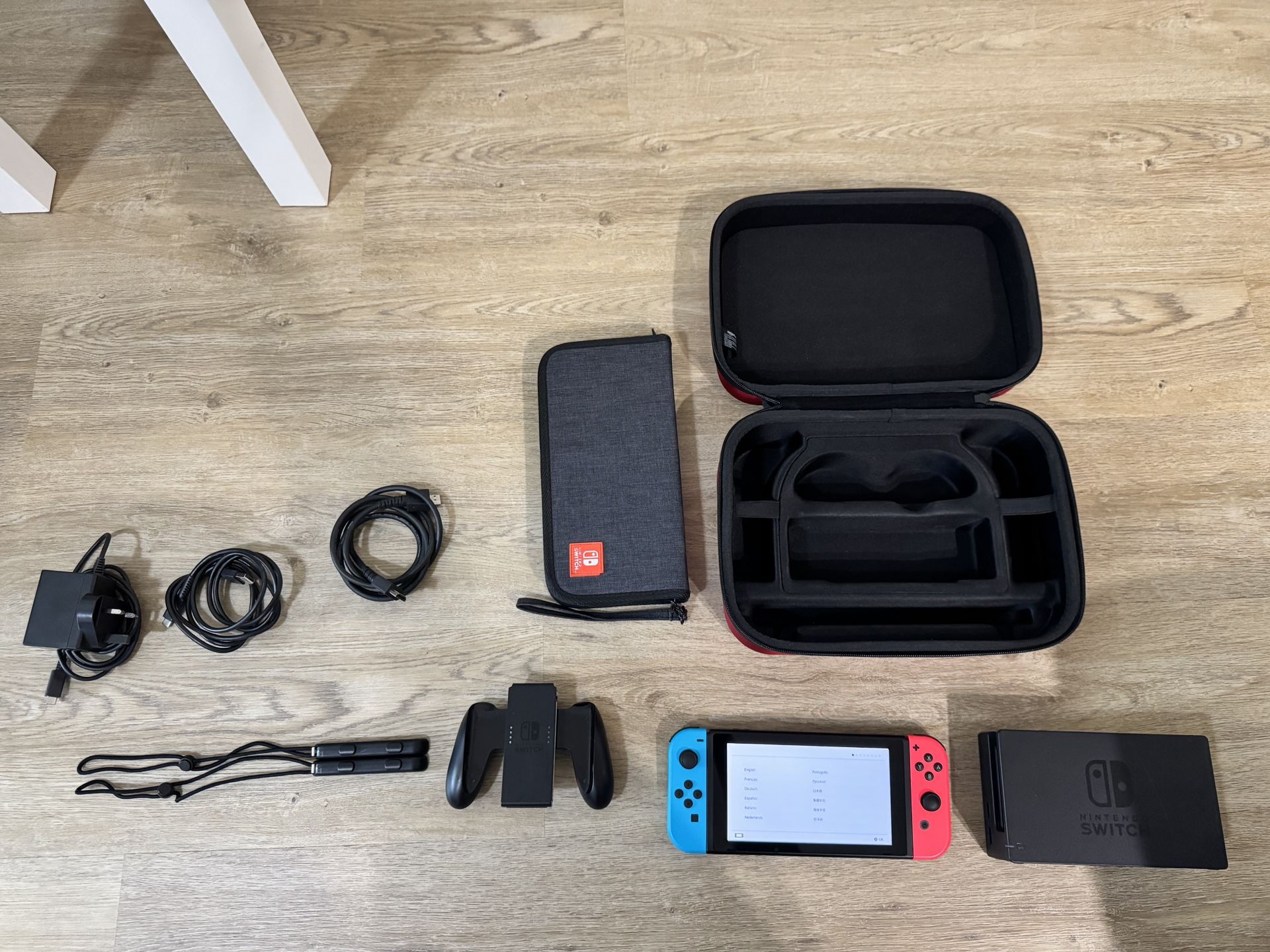 Nintendo Switch (Original) – Complete Set + Travel Cases for Sale in ...