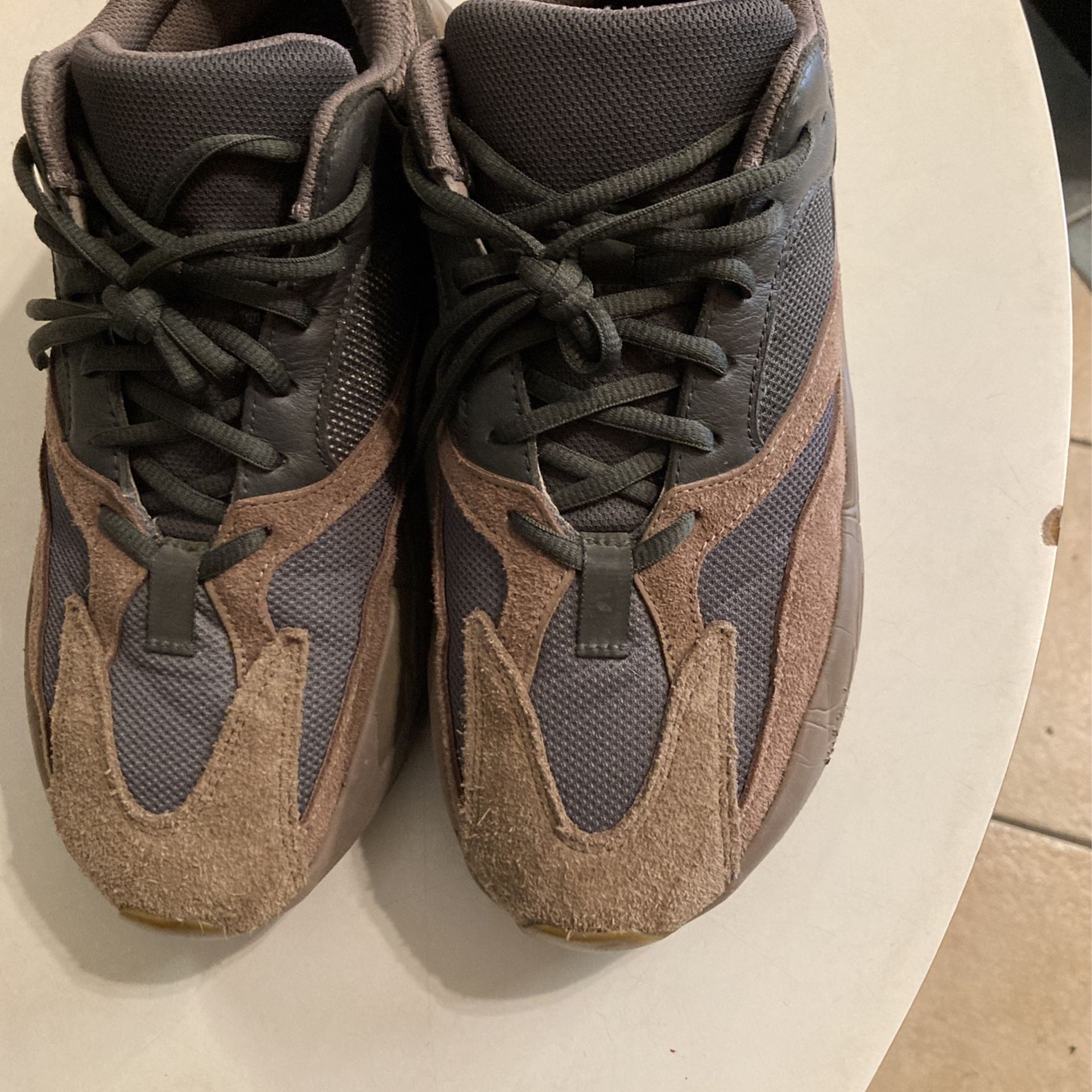 Yeezy for Sale in Arrowhed Farm, CA - OfferUp