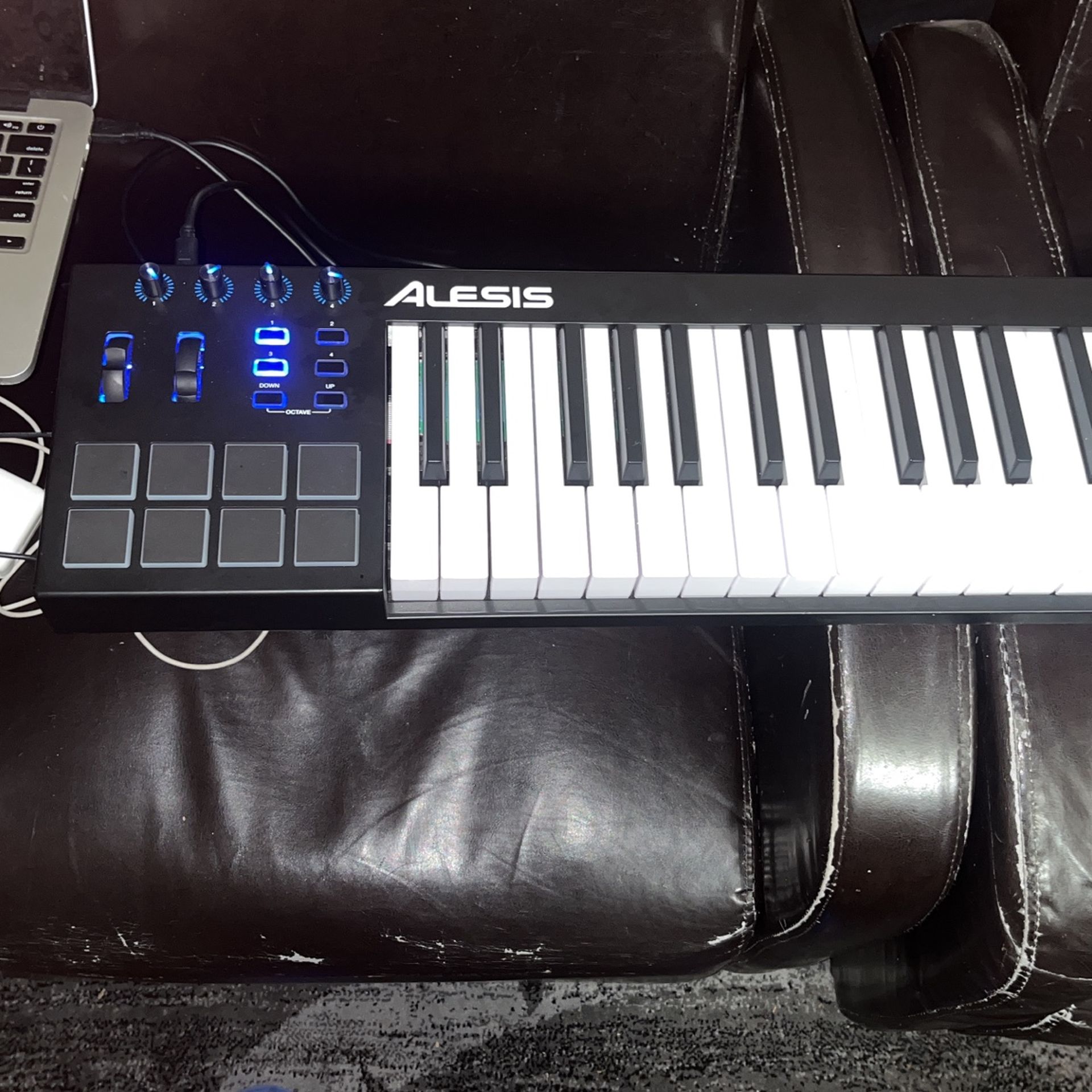 Alesis Midi Keyboard V61 First Come first serve for Sale in Humble, TX ...
