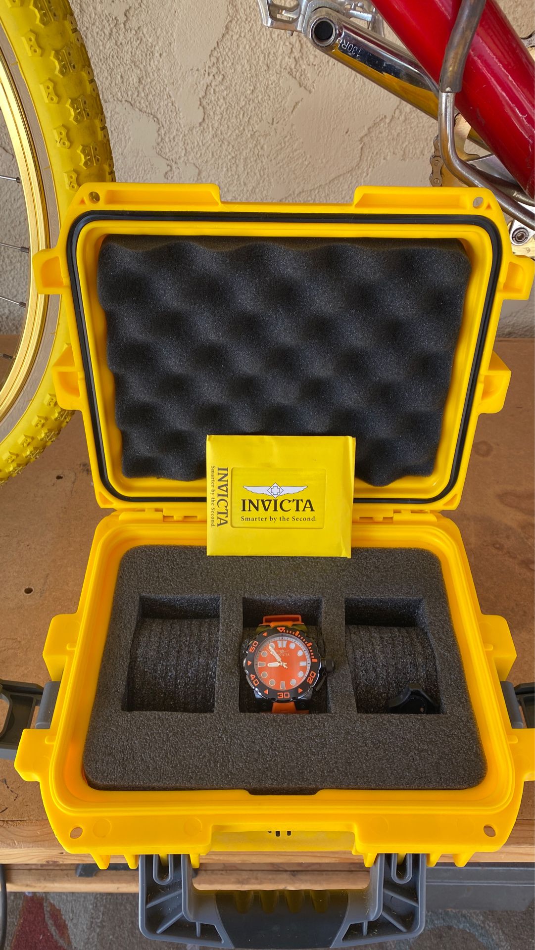Invicta case with watch $60 for Sale in National City, CA - OfferUp