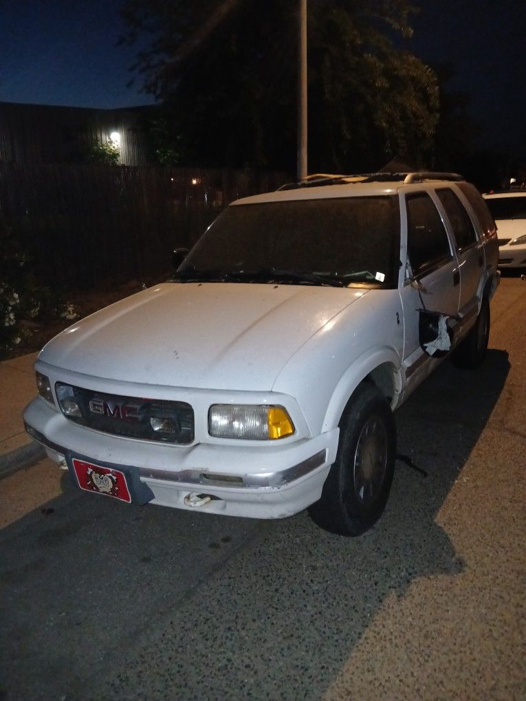 95 Gmc Trail Blazer 4x4 for Sale in Woodville, CA - OfferUp