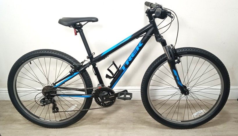 2022 Trek 820 - 21-Speed Shimano drivetrain MTB. Small Frame 5'0"-5'4 ...