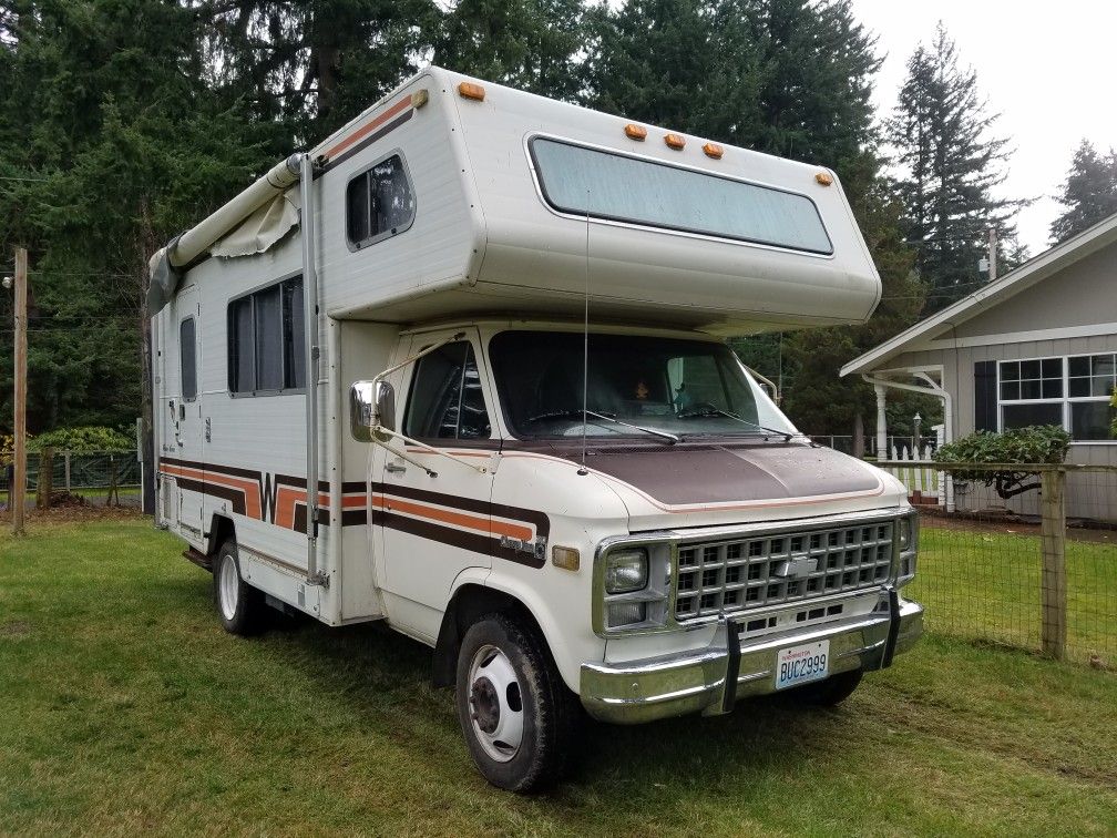 Winnebago Motorhome Chevy G30 for Sale in Tacoma, WA - OfferUp