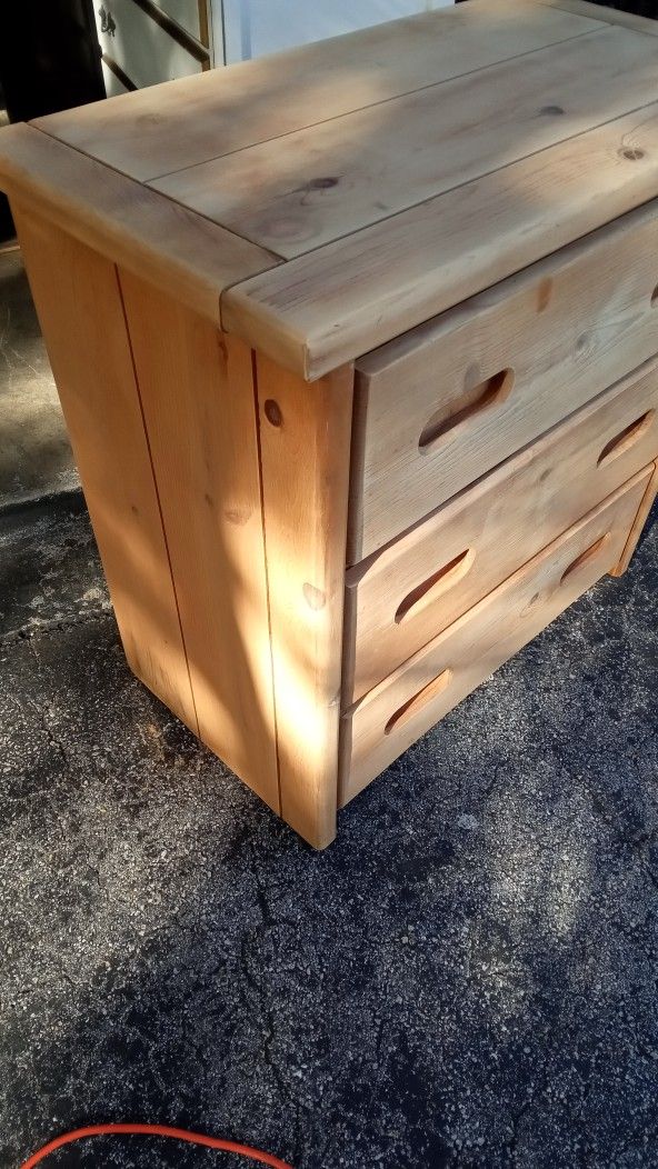 SOLID WOOD 3 DRAWERS CHEST OF DRAWERS.USED for Sale in Pompano Beach ...