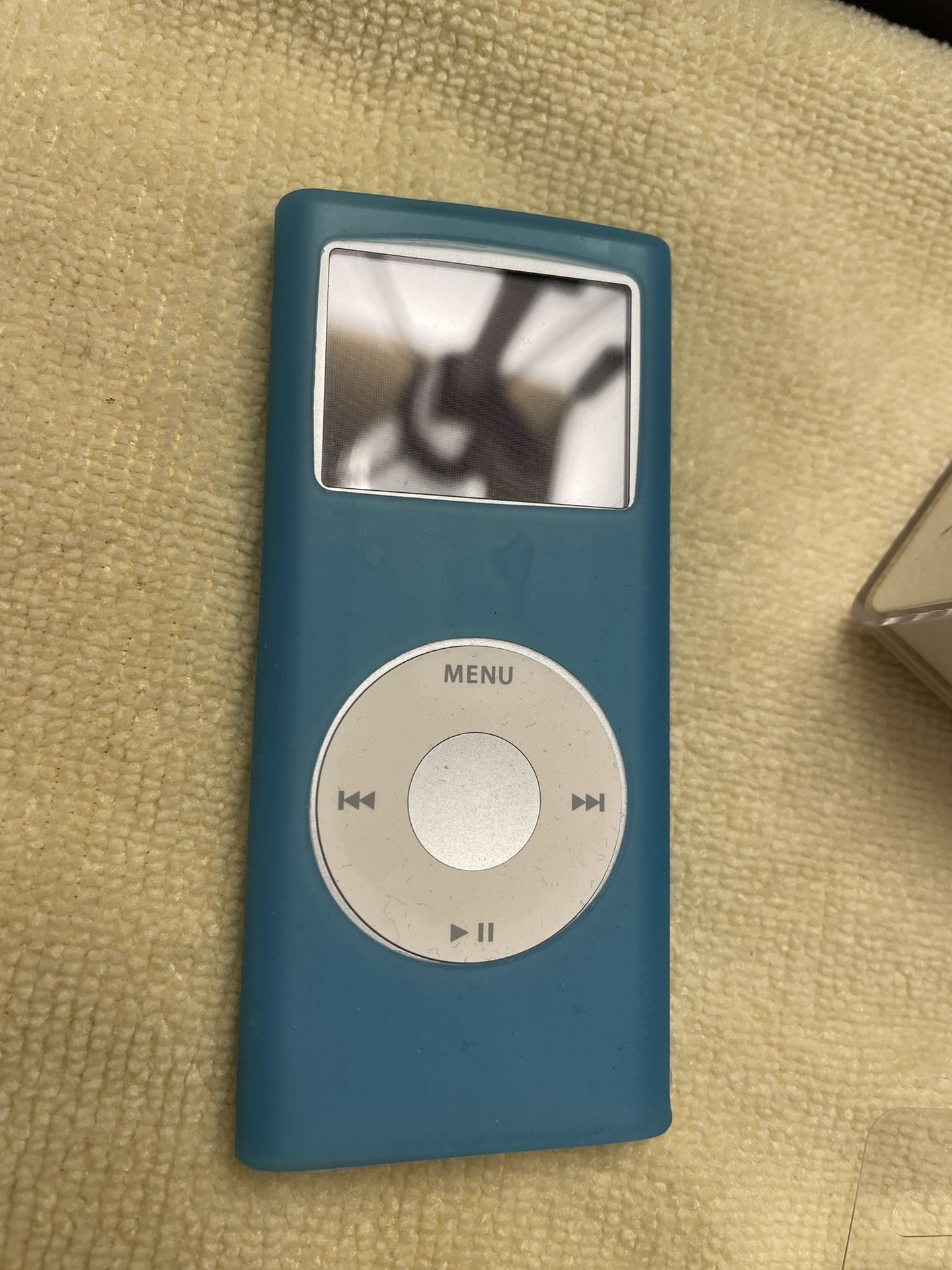 Apple ipod Nano 2nd Generation 2GB Silver for Sale in North Las Vegas ...