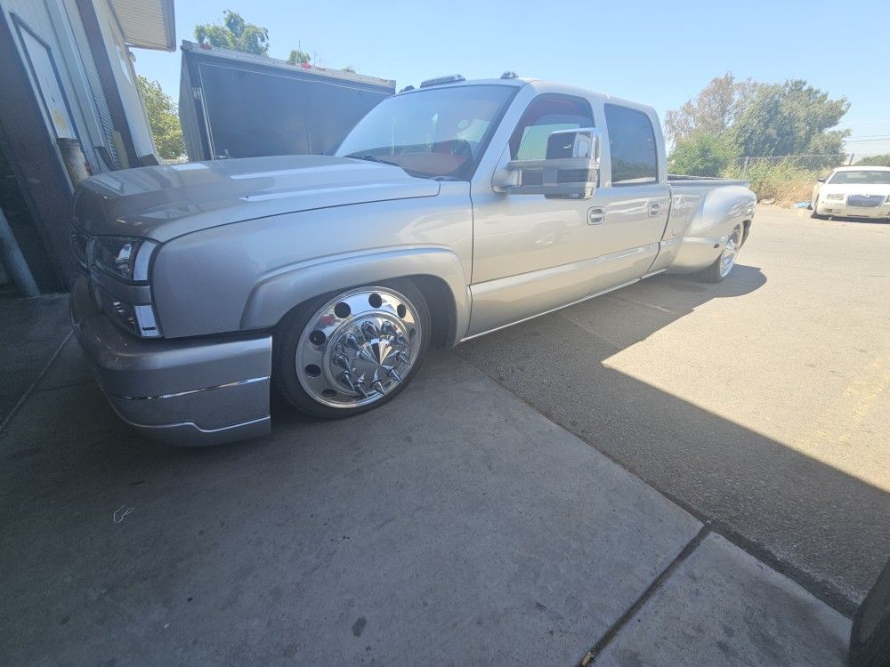 2005 Chevy Dually for Sale in Modesto, CA - OfferUp