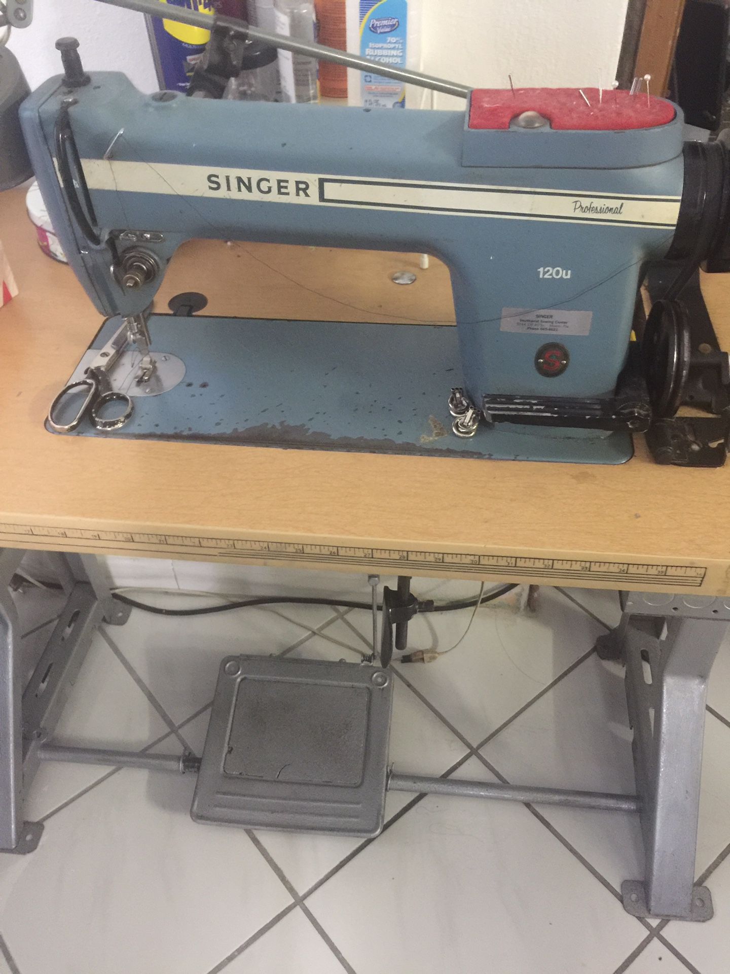 Singer professional 120U sewing machine. for Sale in Miami, FL - OfferUp