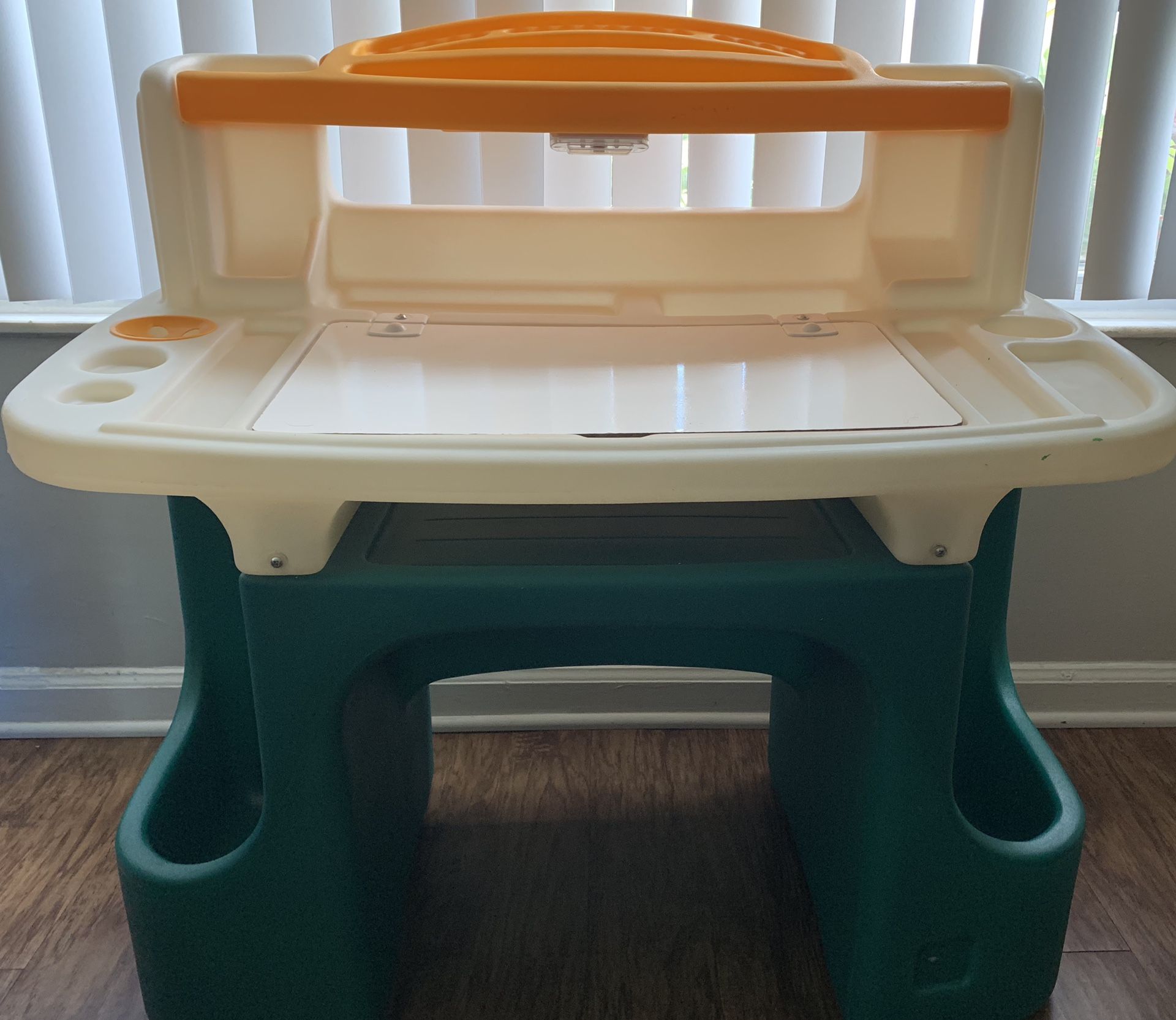 Kids Art Desk Step 2