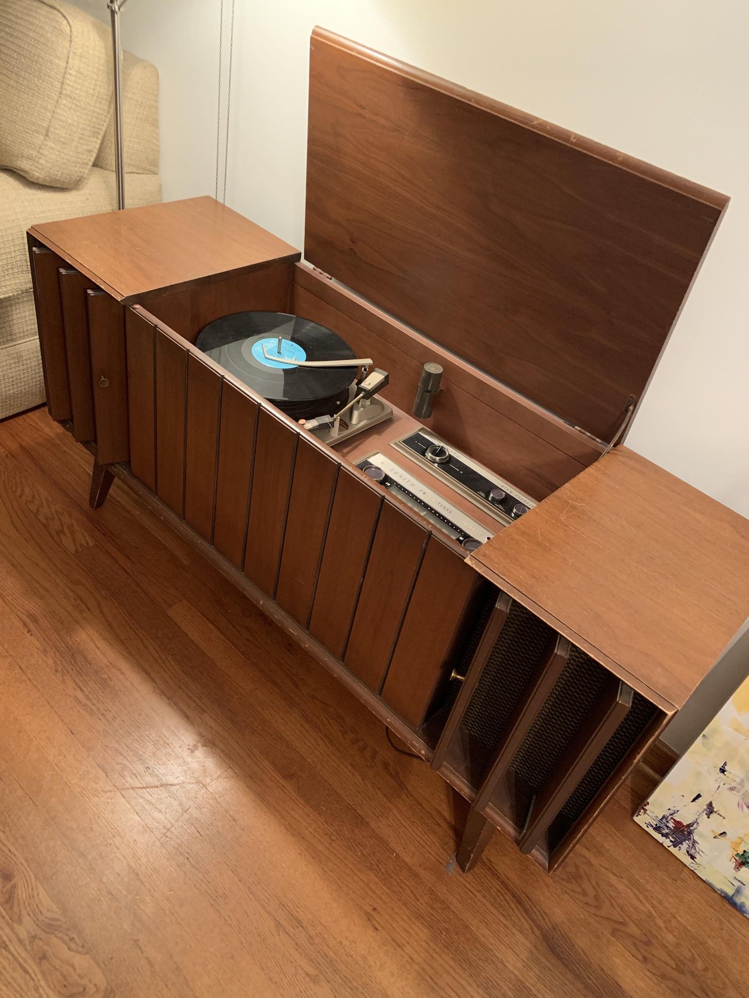 AM/FM Record Console for Sale in Whittier, CA - OfferUp
