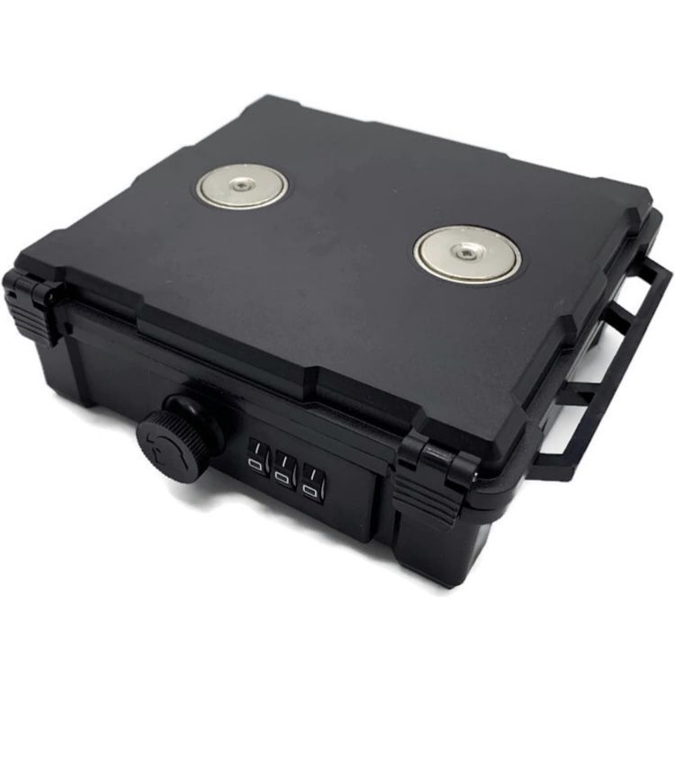 Waterproof Magnet Lock Box for Sale in Hesperia, CA - OfferUp