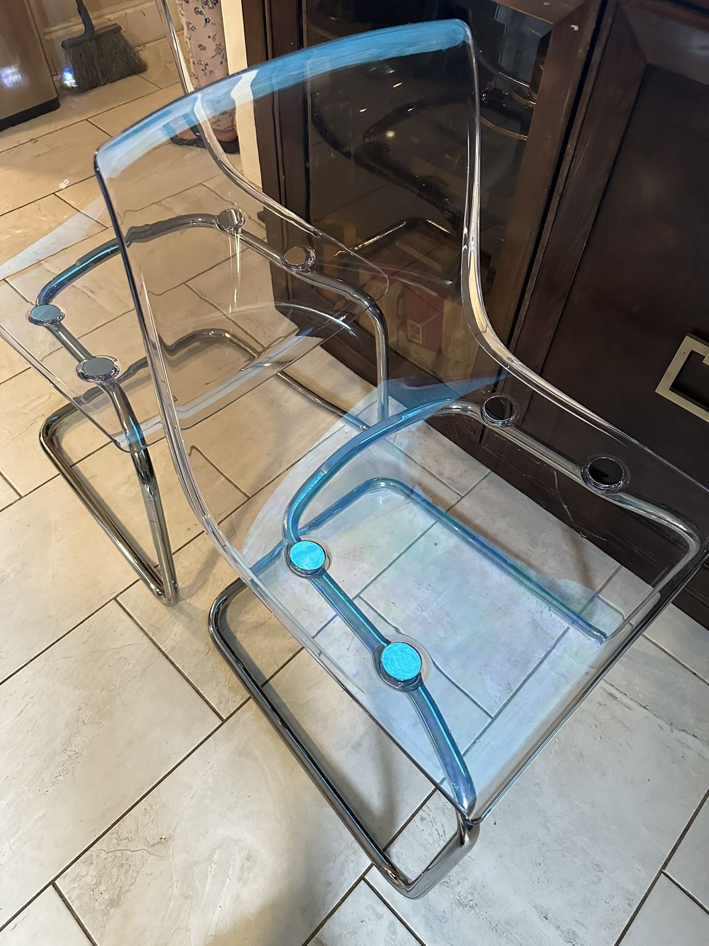 2 Acrylic Chairs and Acrylic Swivel Side Table for Sale in West Palm ...