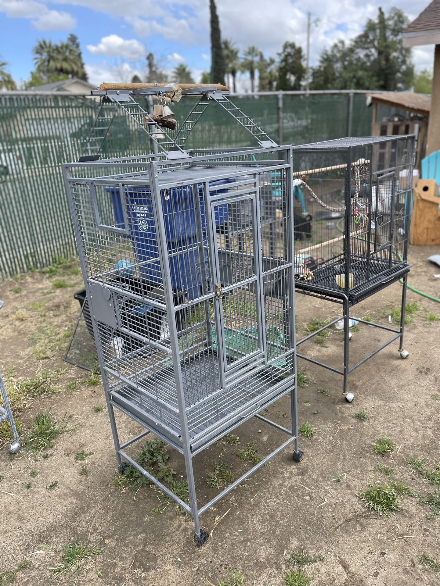 Bird Cage for Sale in Bakersfield, CA - OfferUp