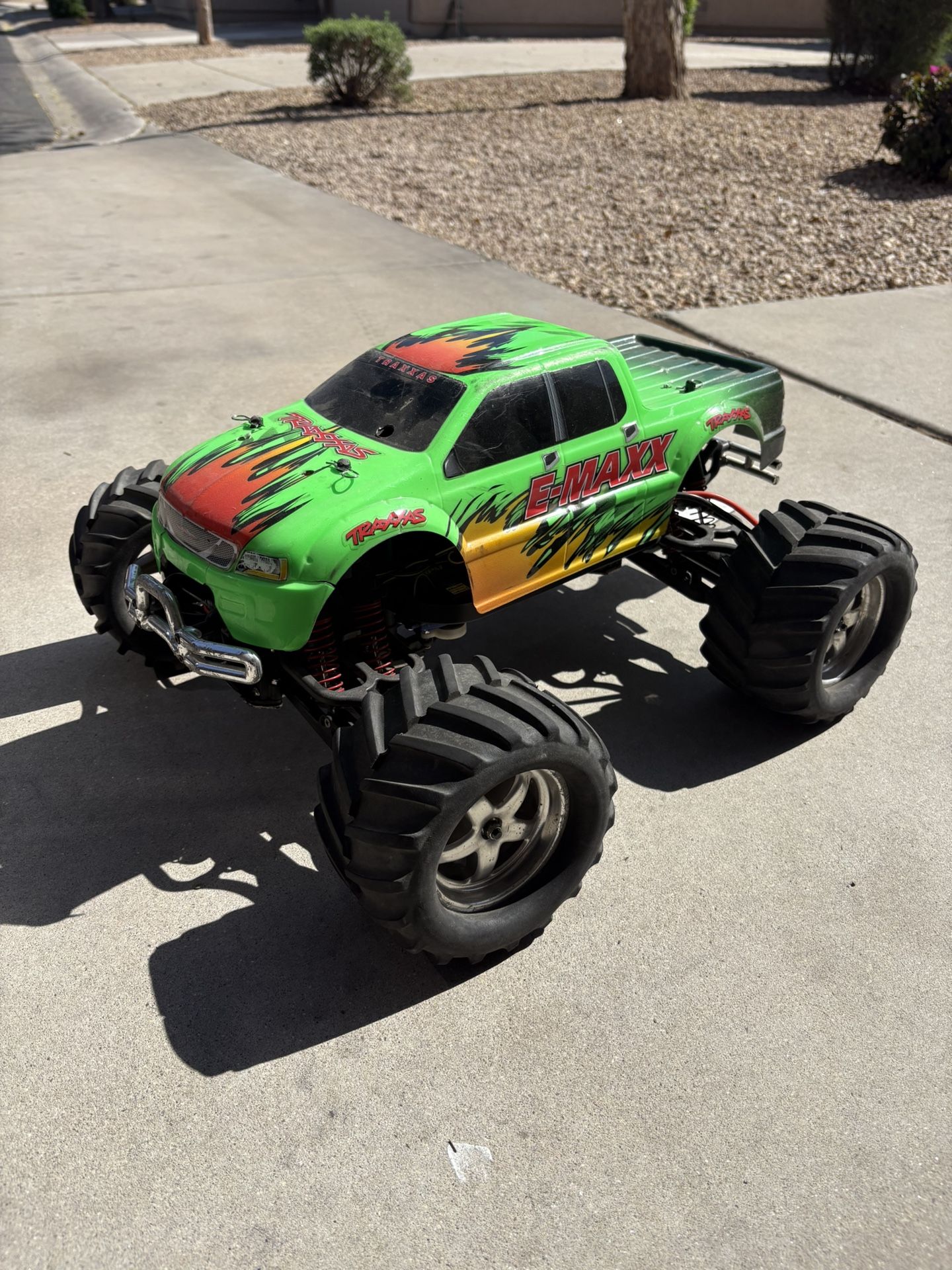 Traxxas E-Maxx for Sale in Gilbert, AZ - OfferUp